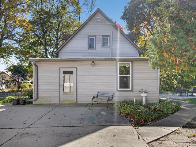 438 Blaine Ave
