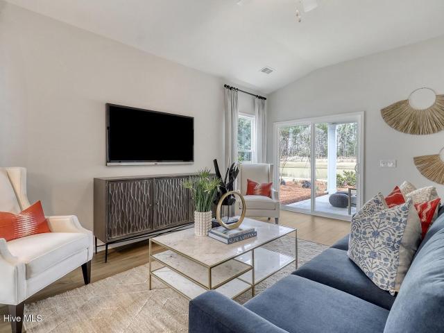 438 Galloping Foal Way SE