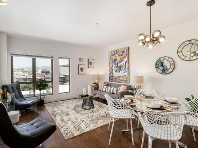 438 Grand #508, Oakland, CA 94612