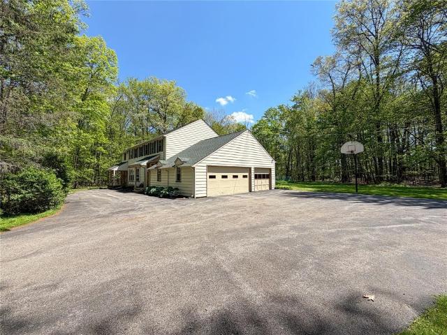 438 Edgewood Dr