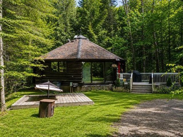 438 Old Bradley Rd, Saint Johnsbury, VT 05819