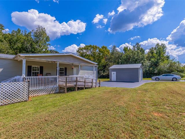 438 Lockhart Lane