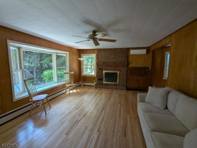 438 Longview Dr