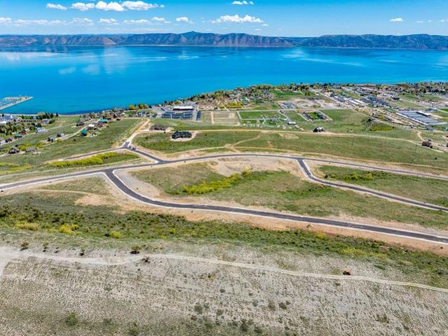 438 Lakeview Cir Unit 32, Garden City, UT 84028