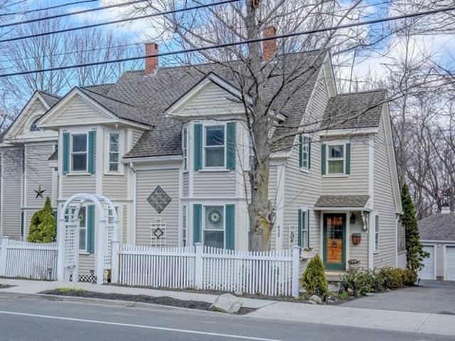 438 Merrimac St, Newburyport, MA 01950