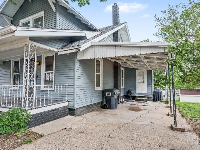 438 N 4th Street