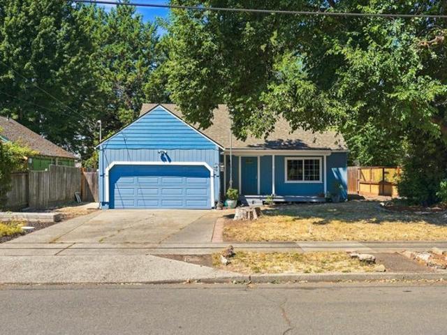 438 NE Flint St, Grants Pass, OR 97526