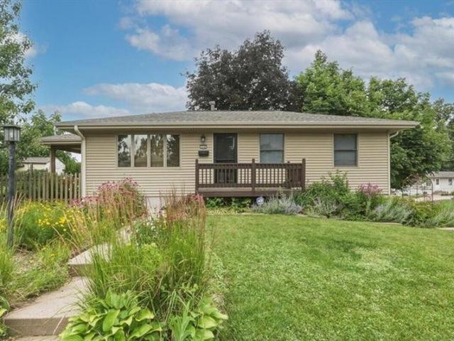 438 S Sierra Dr, Council Bluffs, IA 51503