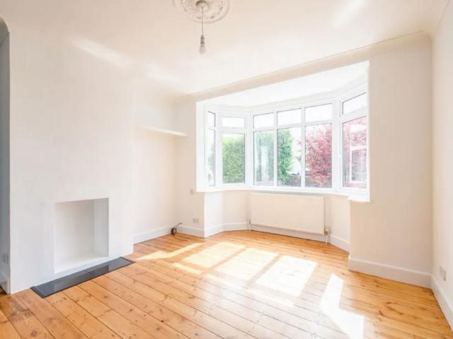 £438 p/w £1,900 pcm