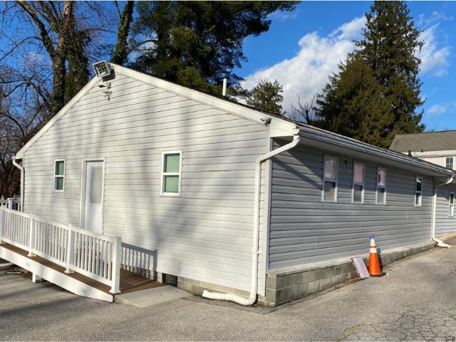 438 R Main Street $600 Office Suite Available
