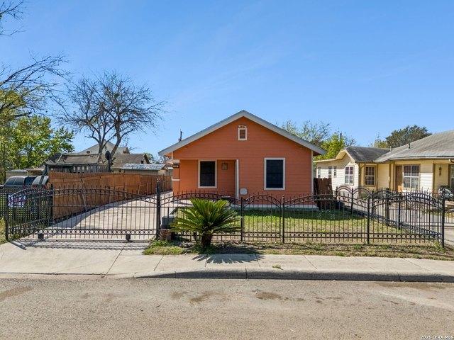438 Rigsby Ave, San Antonio, TX 78210