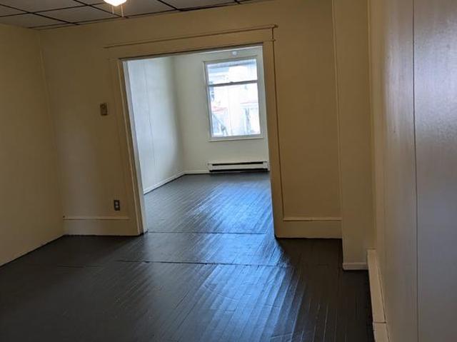 438 W 6Th Street