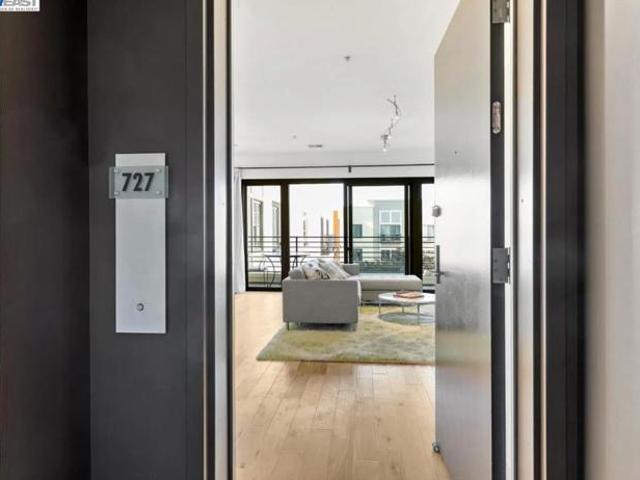 438 W Grand Ave #727, Oakland, CA 94612