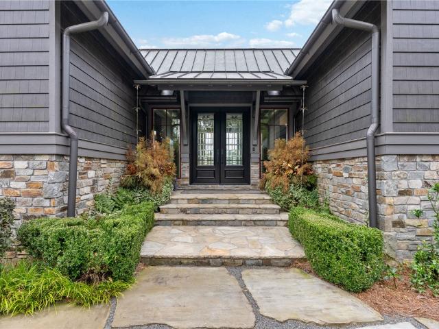 438 Winchester Lane