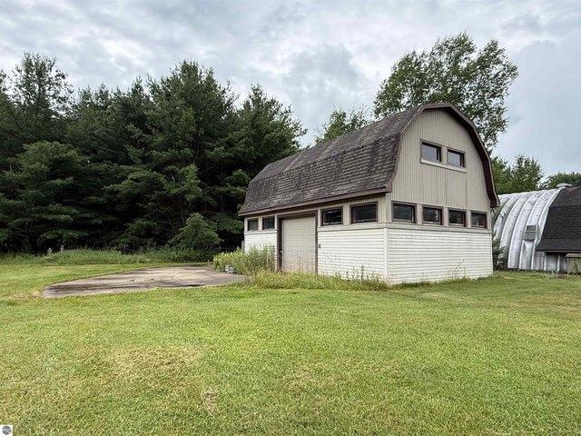 4395 Alabaster Rd, Turner, MI 48765