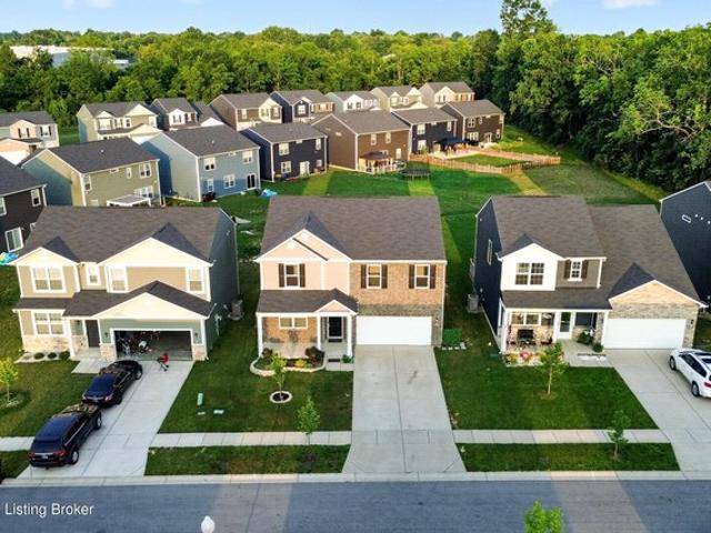 4395 Coppice Trl, Louisville, KY 40229