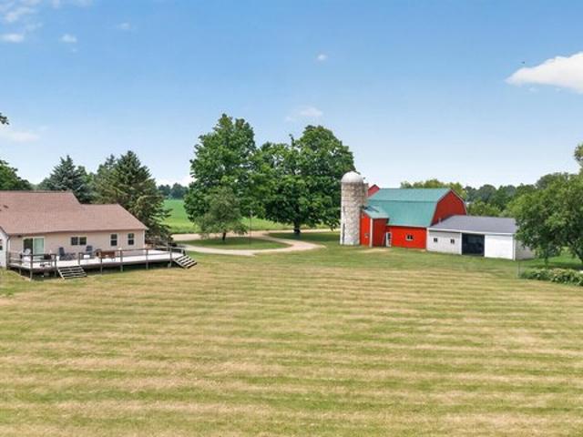 4395 S Grove Rd, Saint Johns, MI 48879