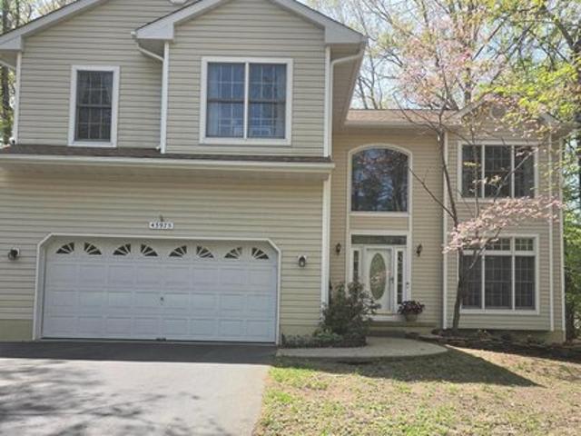 43975 Hedgewood Ln, California, MD 20619