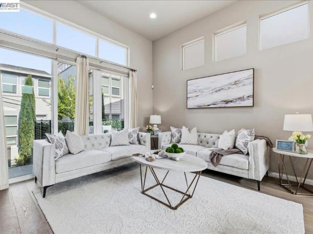 4398 Healdsburg Way