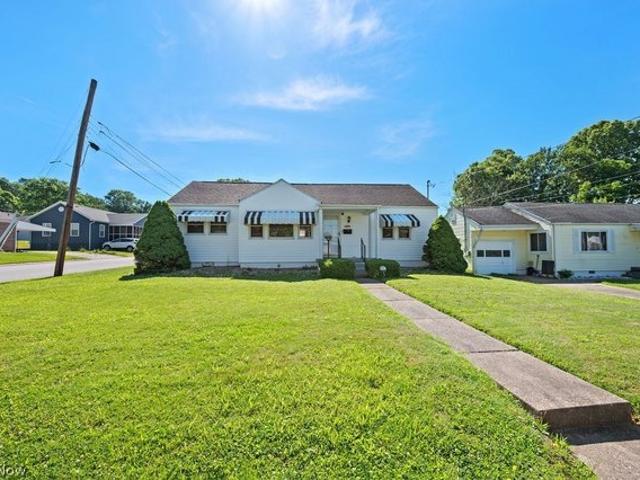 4398 Packard St, Parkersburg, WV 26104