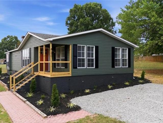 4390 Glenford Dr, Winston Salem, NC 27107