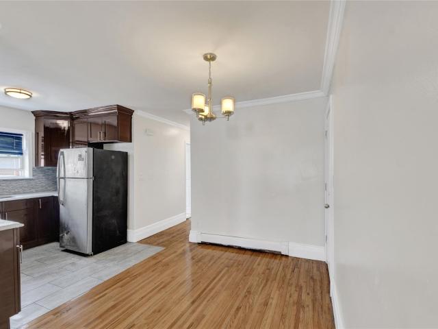 4392 Carpenter apt #2 Avenue