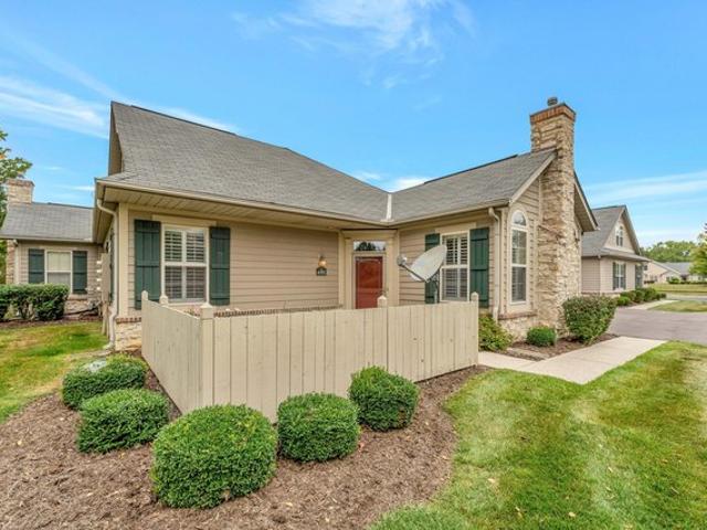 4392 Crimson Maple Ln, Westerville, OH 43082