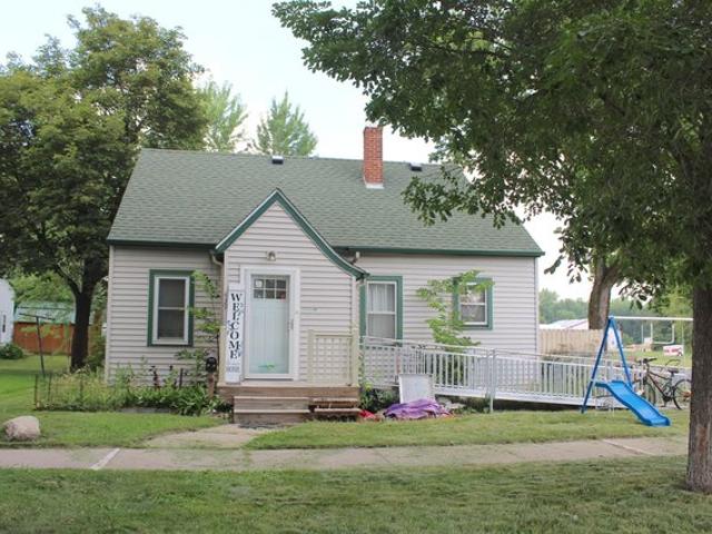 439 3rd Ave SE, Hutchinson, MN 55350