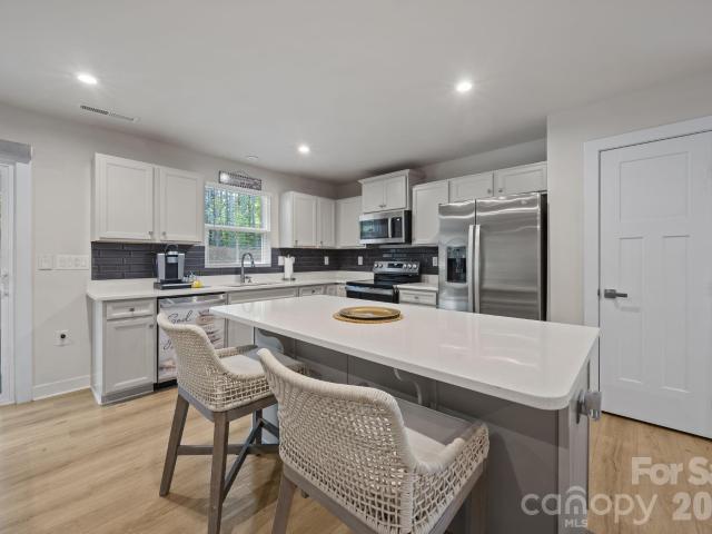 439 Grandiflora Avenue