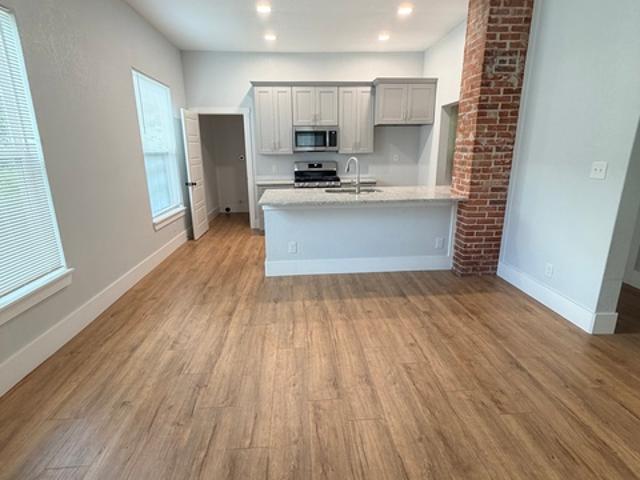439 Dunning Ave