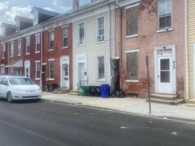 439 E Walnut Street