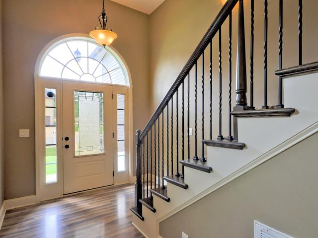 439 leslie wood dr