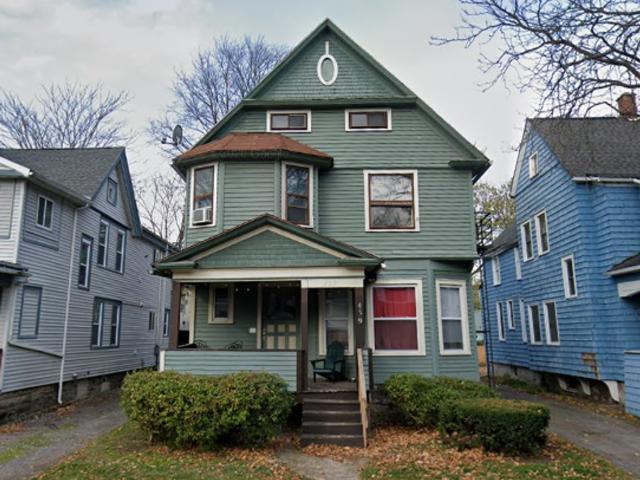 439 Meigs St | Apt 3 | 2 BD/1 BA | Heat Included | Great Location