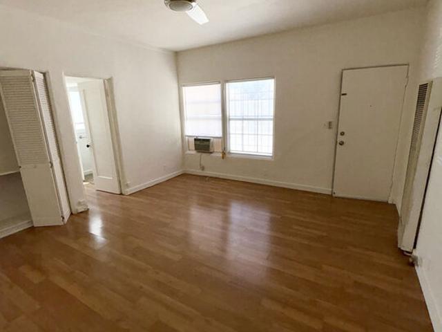 439 N Van Ness Avenue