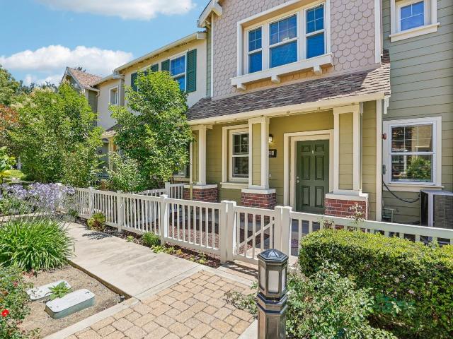 439 Niles Common