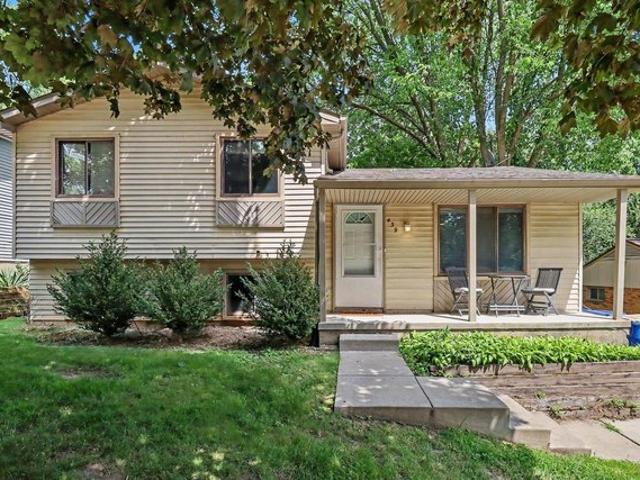 439 S Winding Dr, Waterford, MI 48328