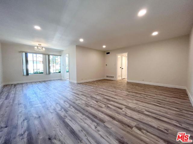 439 S Oakhurst Dr, Unit 1, Beverly Hills, CA 90212 | MLS #26667 | Compass