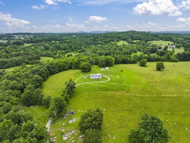 439 Philippi Rd, Wartrace, TN 37183