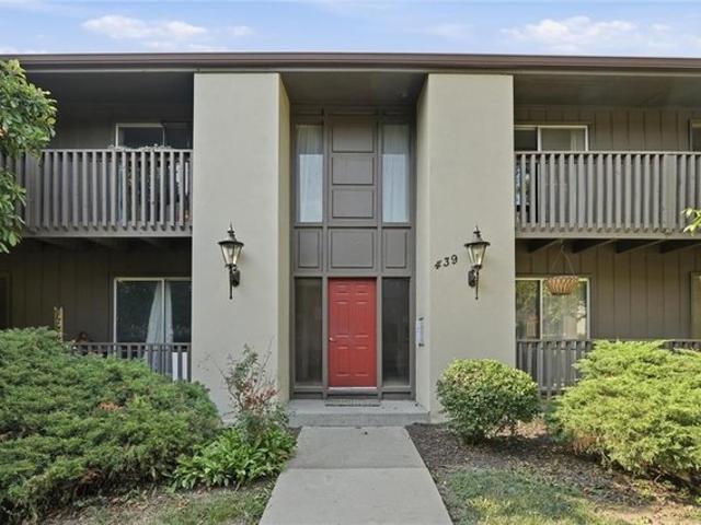 439 W 104th St Apt D, Kansas City, MO 64114