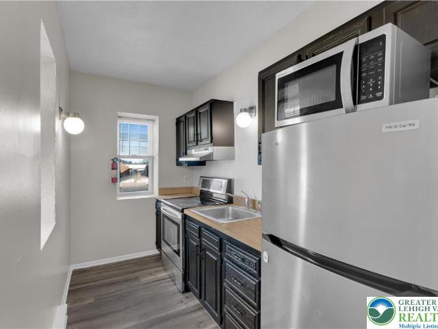 439 W Walnut Street