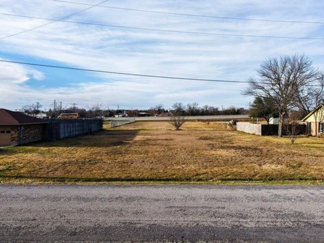 439 Wolf Run Ct, Lavon, TX 75166