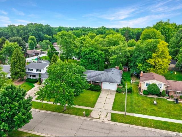 439 Windmill Point Drive
