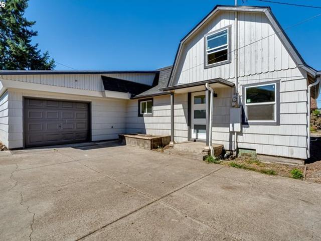 439 T St, Springfield, OR 97477