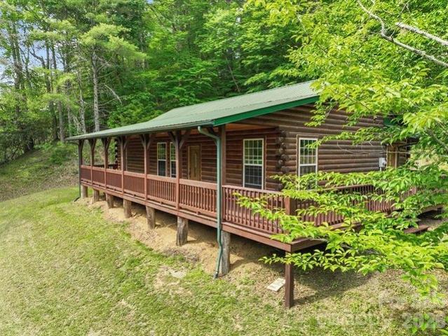 439 Upper Pig Pen Rd, Green Mountain, NC 28740