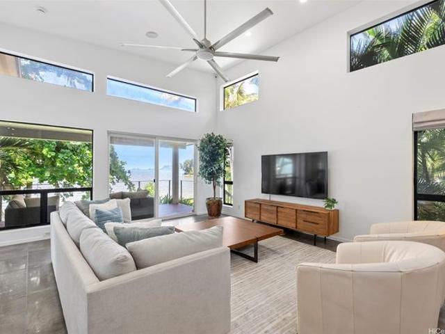 47 409 Kamehameha Hwy Apt B, Kaneohe, HI 96744