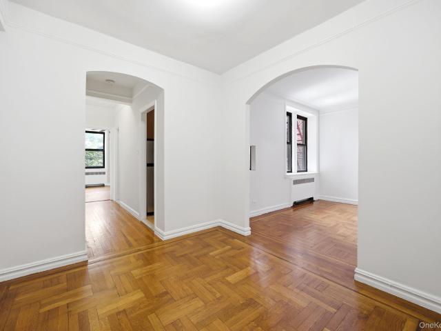 47 55 39th Place, Unit 3H
