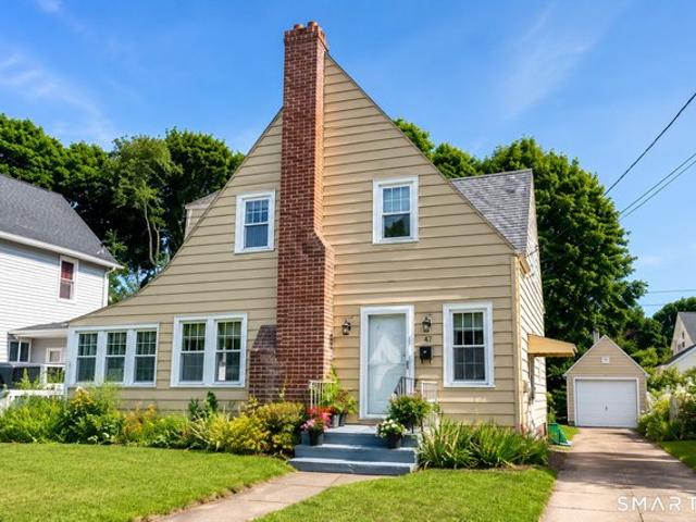 47 Tuttle Pl, East Haven, CT 06512