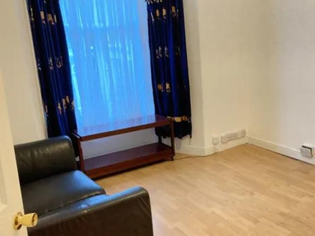 47 Vespan Road, London, W12 9QG, United Kingdom | 4 bed townhouse for rent #165467267 | Rentberry