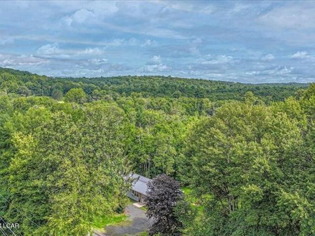 47 Village Dr, Hunlock Creek, PA 18621