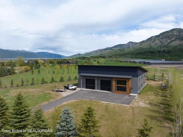 47 Village Ln, Alpine, WY 83128